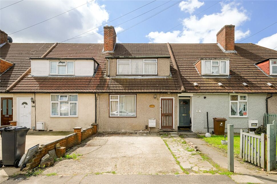 2 Bedroom Mid Terrace House For Sale Donne Road Dagenham Rm8 £350 000