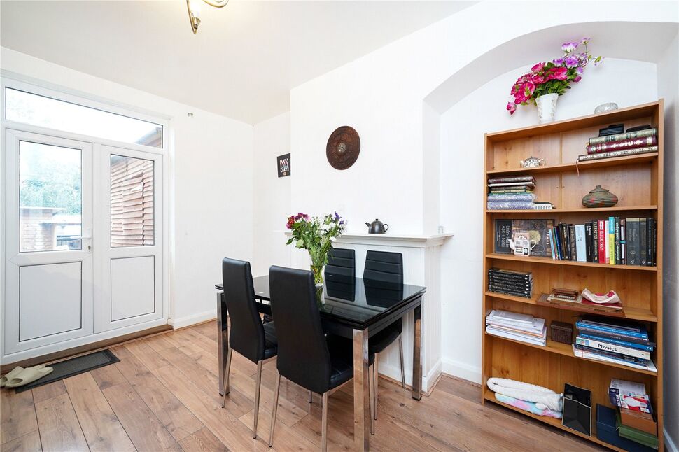 3 Bedroom Mid Terrace House For Sale Havering Gardens Chadwell Heath