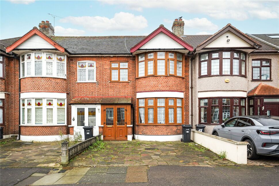 3 Bedroom Mid Terrace House For Sale Havering Gardens Chadwell Heath